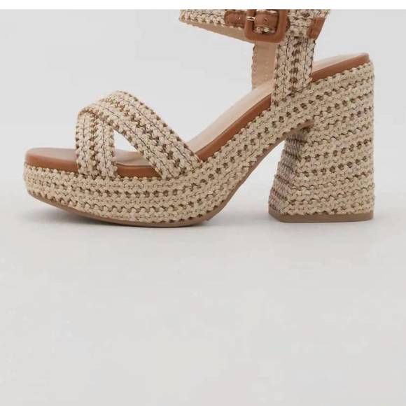 Soda | Shoes | New Soda Raffia Chunky Platform Sandal In Natural | Poshmark